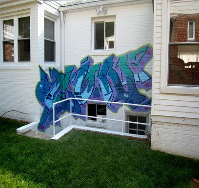 EXHIBITION OF GRAFFITI: Making Graffiti On The Walls Of Your Home