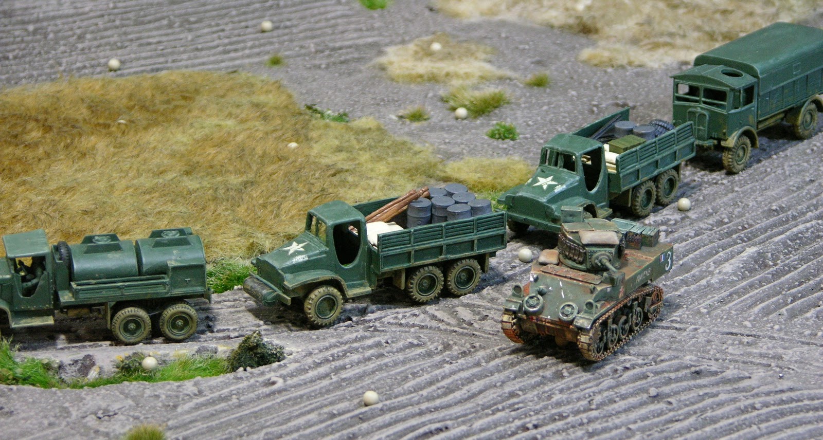 The BigRedBatCave: Looks like we got us a convoy...