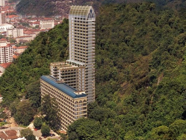 QUASE TUDO.: Cemitério de Santos - O Mais Alto do Mundo