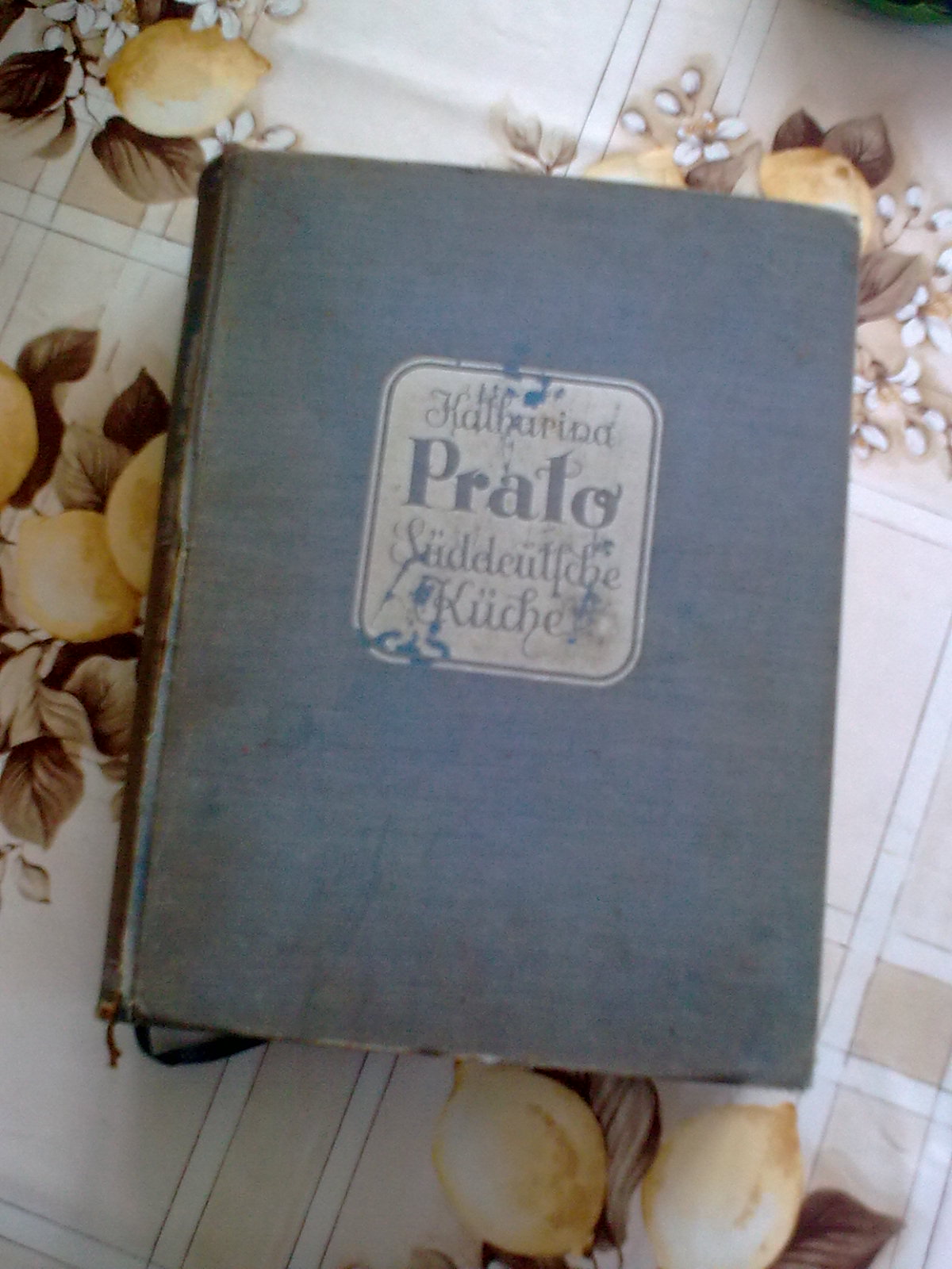 Margele Printre Carti