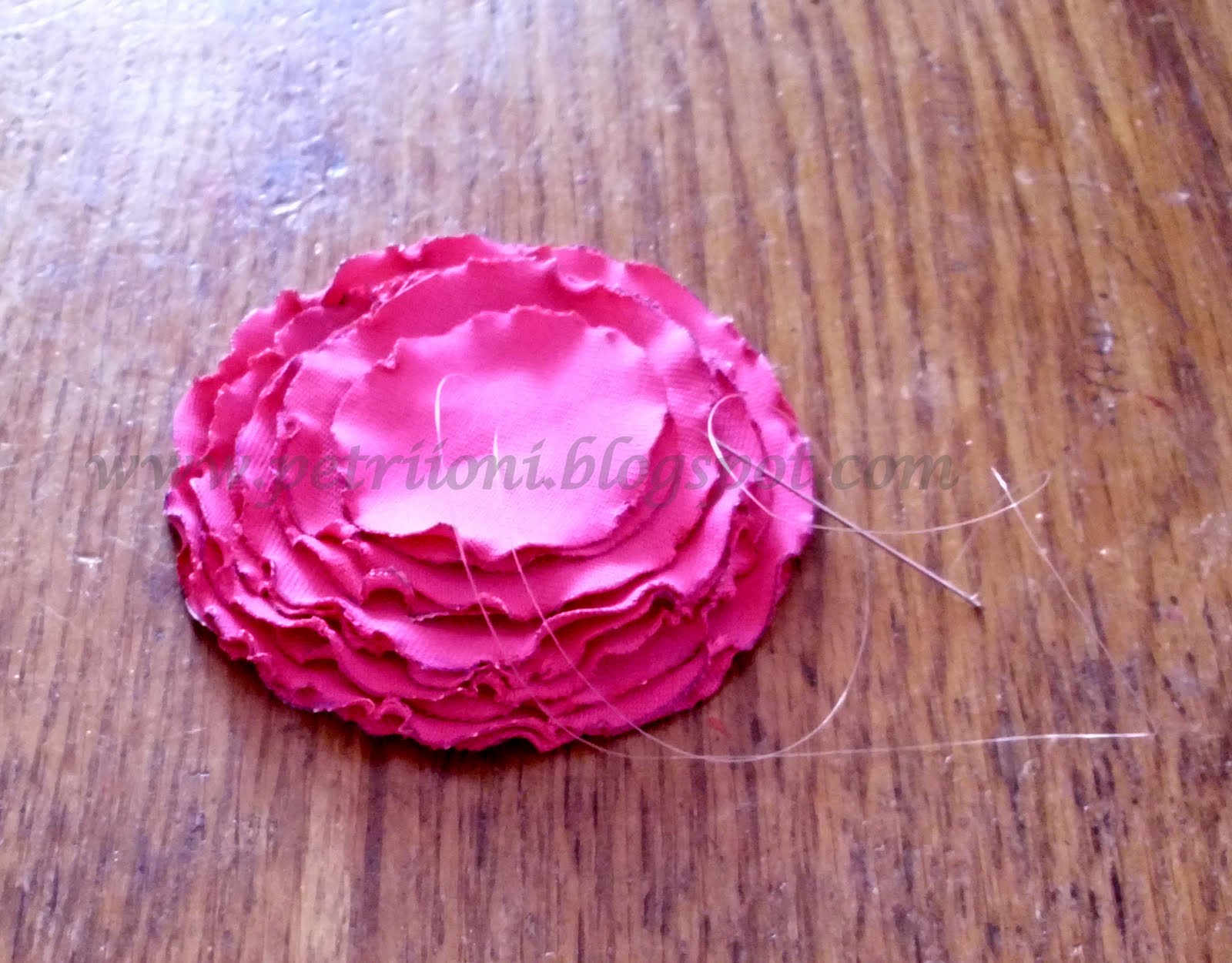 Tutoriale Handmade * Arts & Crafts *: Primul meu tutorial-Floare din ...