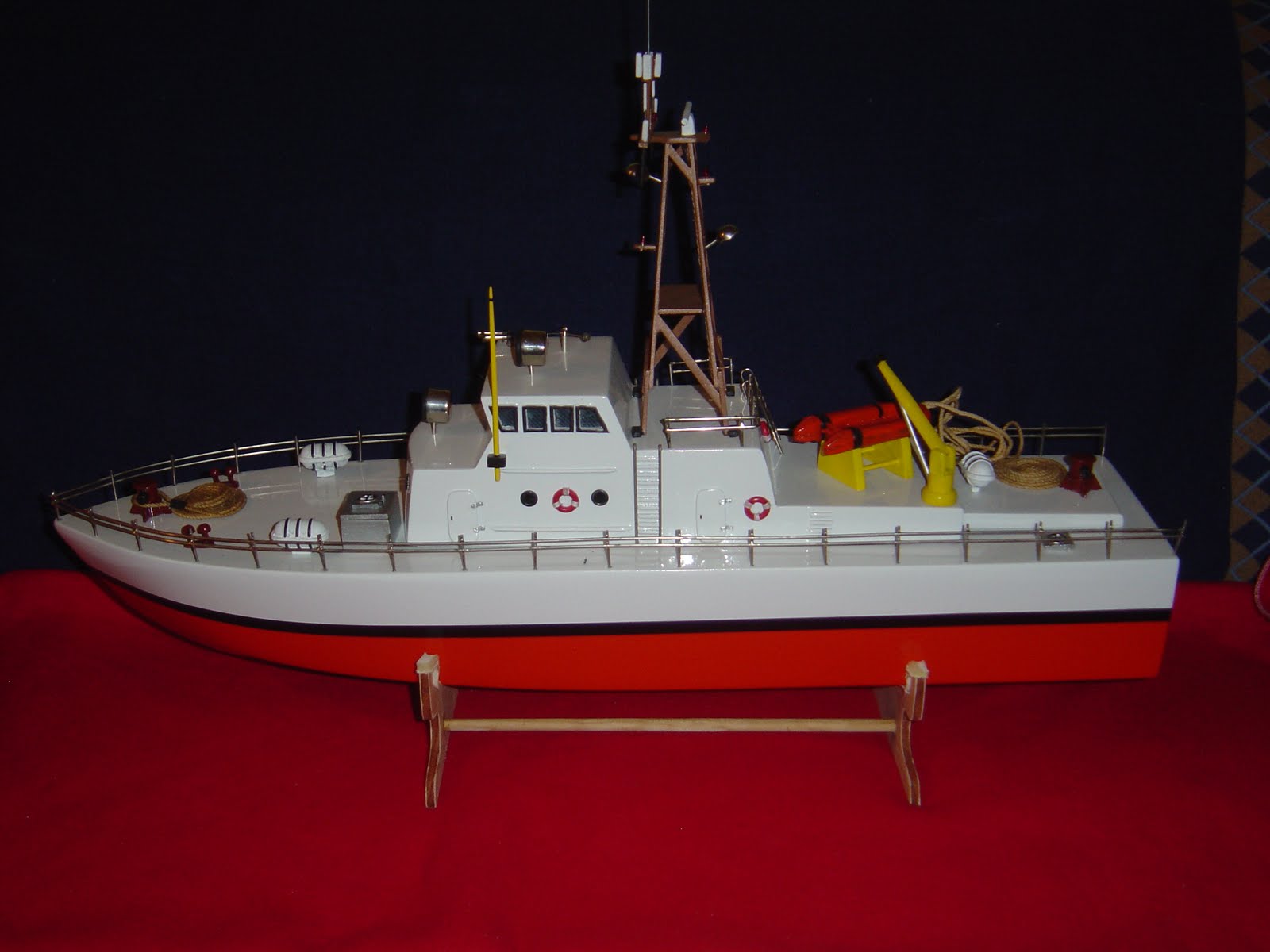 MODELISMO NAVAL RC. Y ESTATICO GUILLERMO ARVIZU: BARCO GUARDACOSTAS