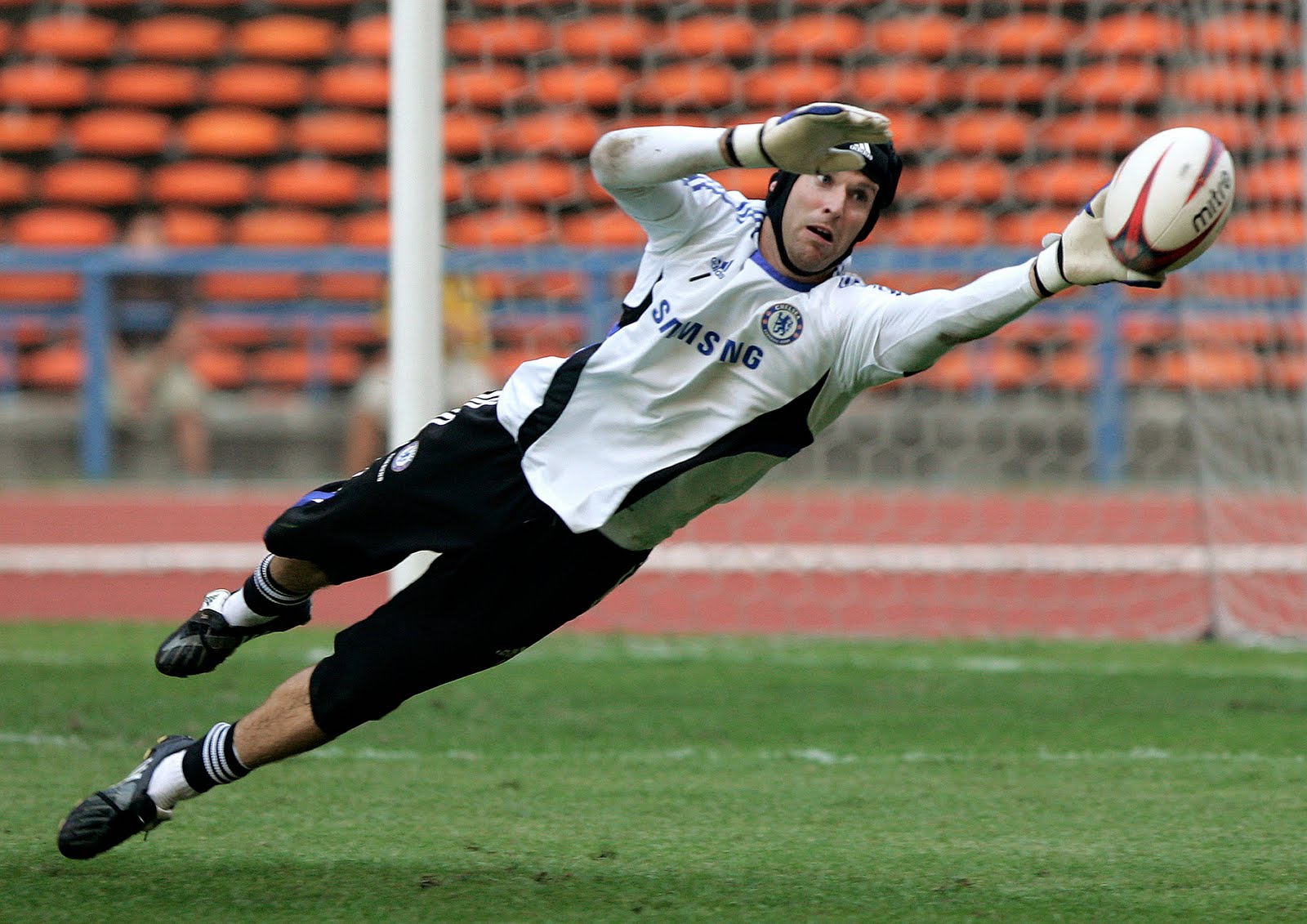 LOS 10 MEJORES PORTEROS: 5- PETR CECH
