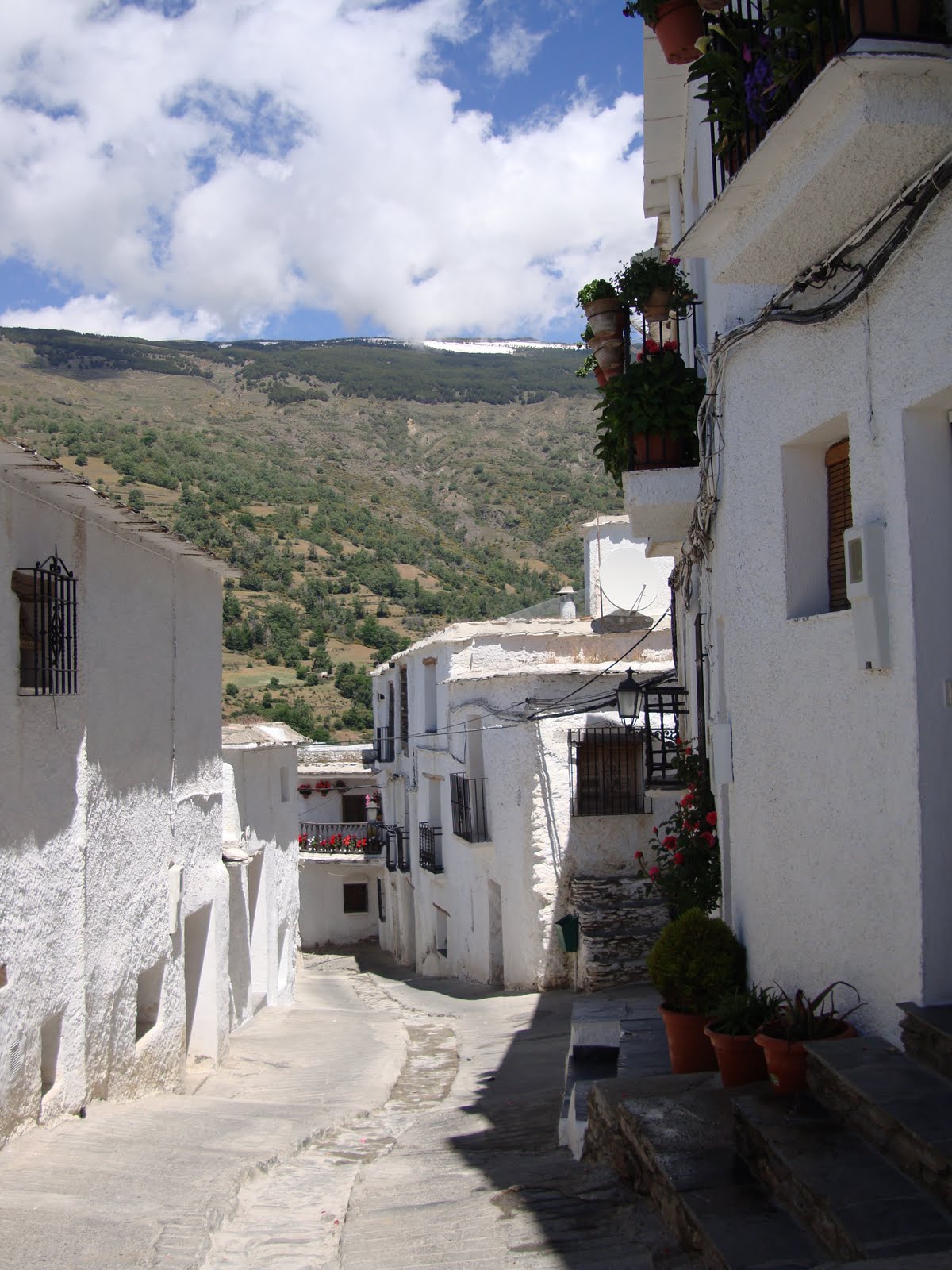 LOS COLORES DEL PAISAJE: UN DOMIGO EN LAS ALPUJARRAS-GRANADA