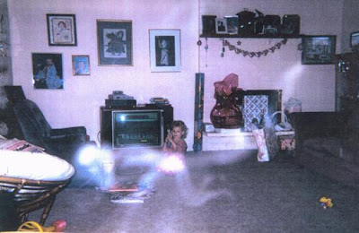 Crazy,Cool, Weird, Amazing Daily Photo: Scary Weird Ghost Photos Part I