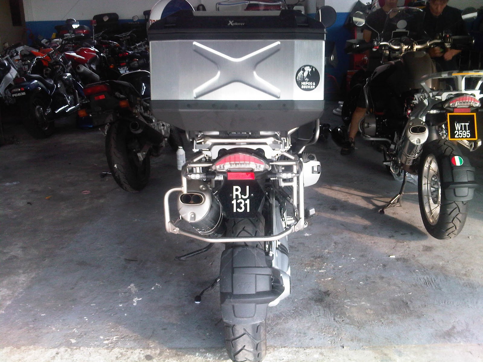 Globe NOMAD Rider...: Hepco & Becker Top Box