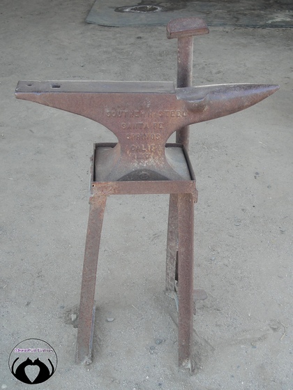 Dees Livestock: Farrier Anvil For Sale