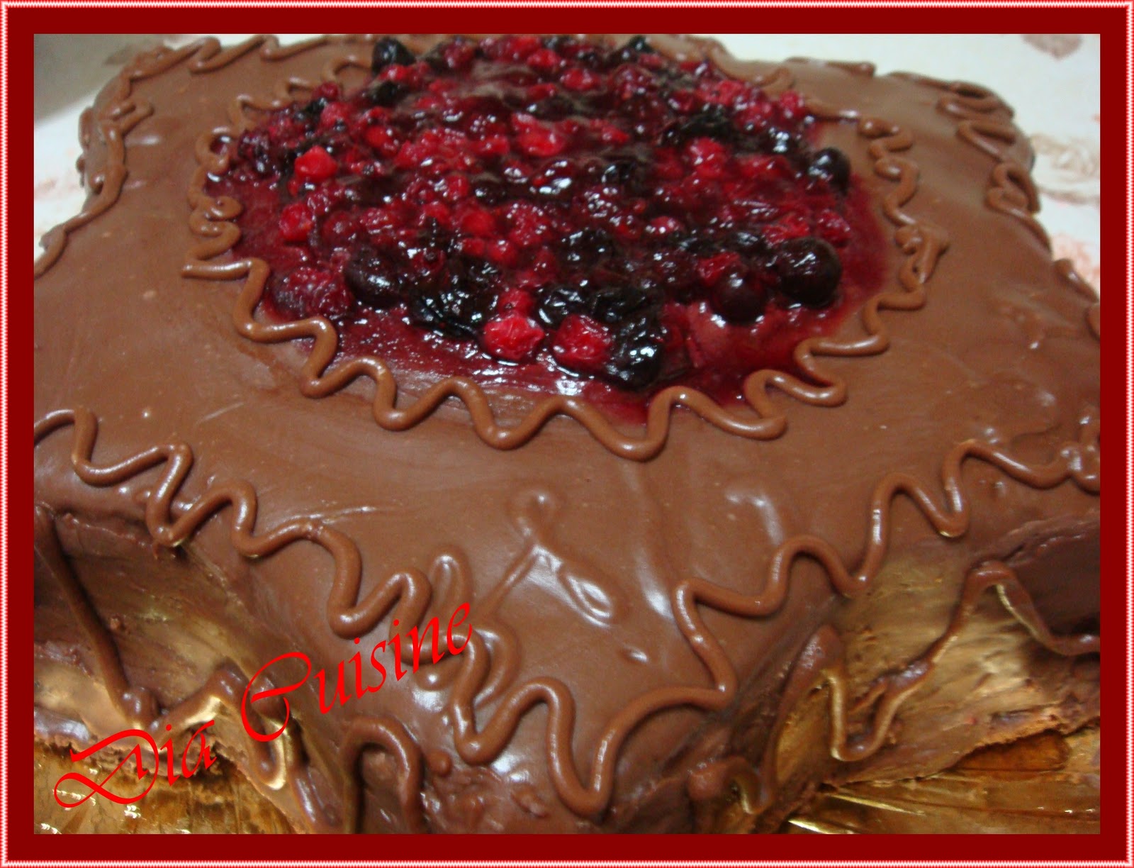 dia.cuisine: Tort cu mousse de fructe de padure si ciocolata