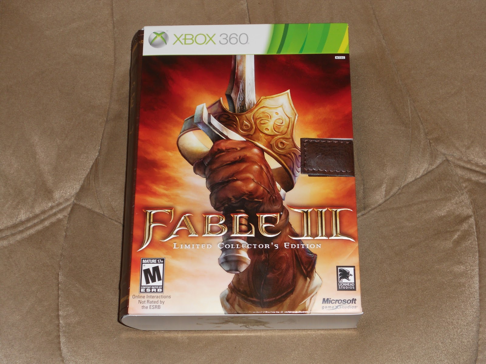 Ziroc's Anime Blog: Fable 3 Collector's Edition