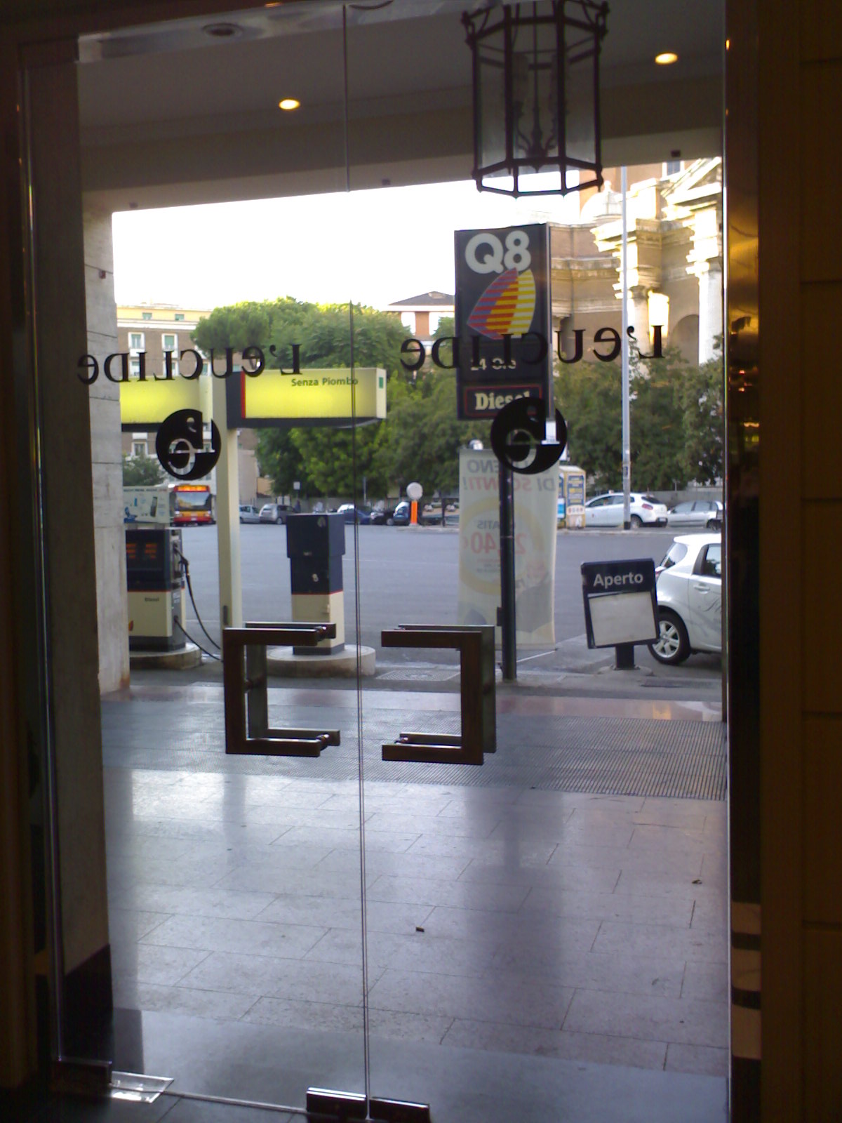 ROMA FA SCHIFO: Ha riaperto il Bar Euclide