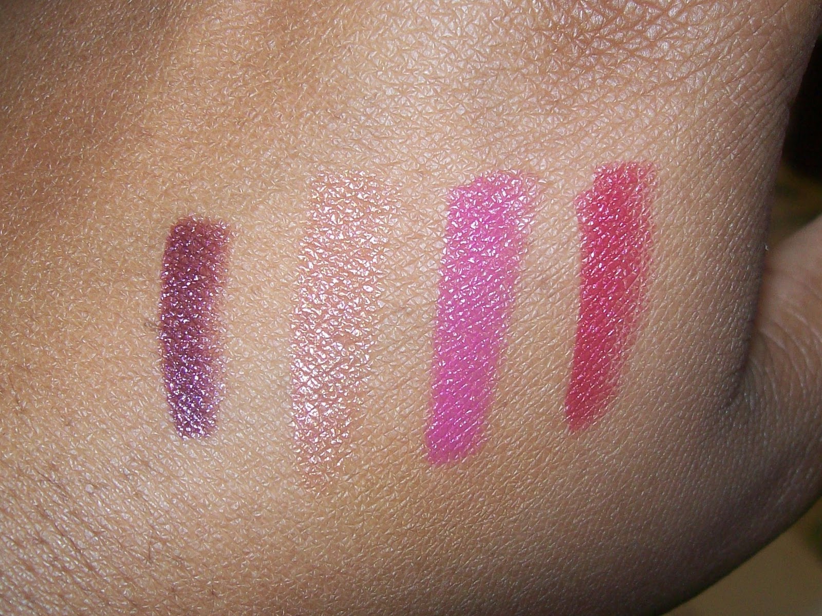Rural Glamour: Review: Cover Girl Queen Collection Lip Color.....