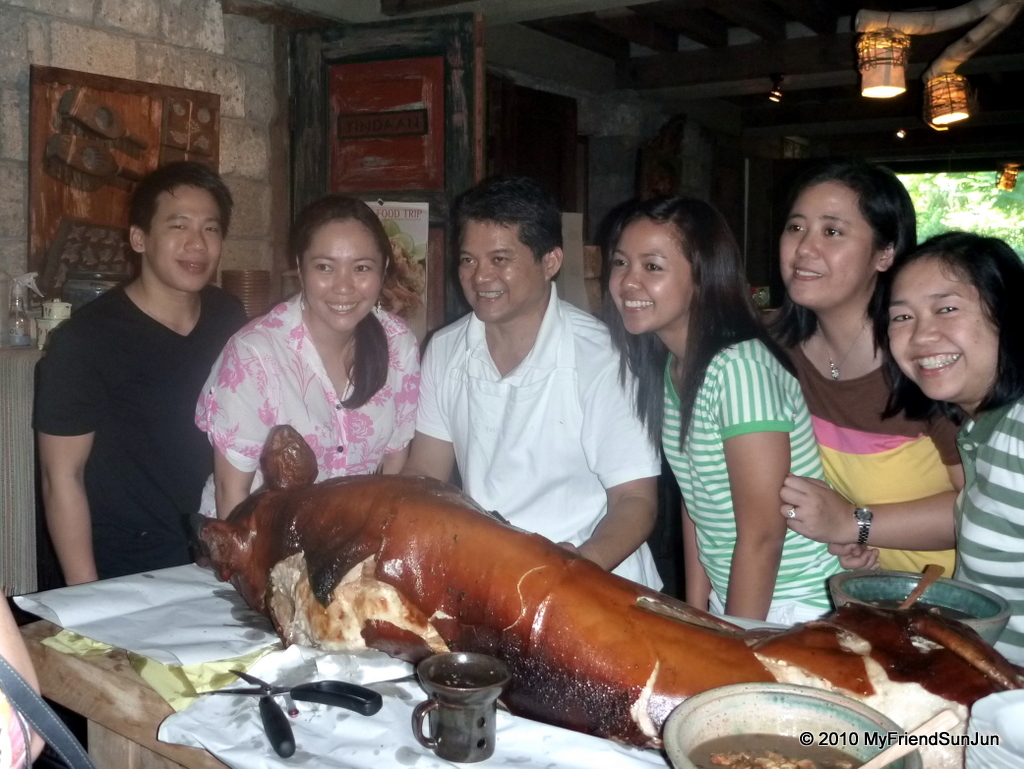 Sun Jun - TRAVEL | FOOD | RECIPES | PHOTOGRAPHY : A Different Lechon for Christmas