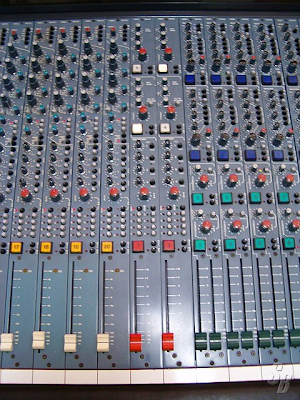 The Console Cowboy: AMEK M1000 console