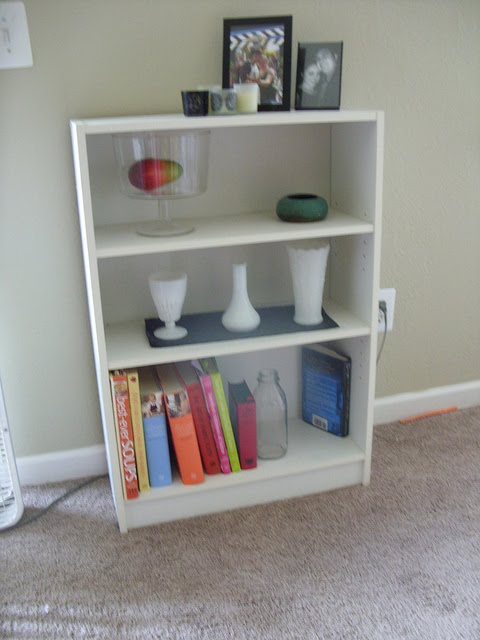 /iklektIk/ creativity: dressing up a boring shelf