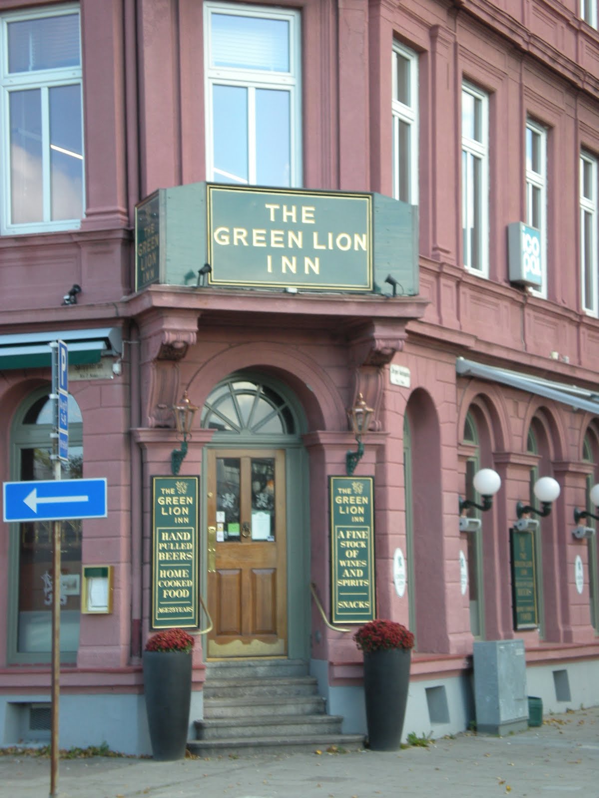 Skånegrabben: Soligt Malmö, The Green Lion Inn och en speleman