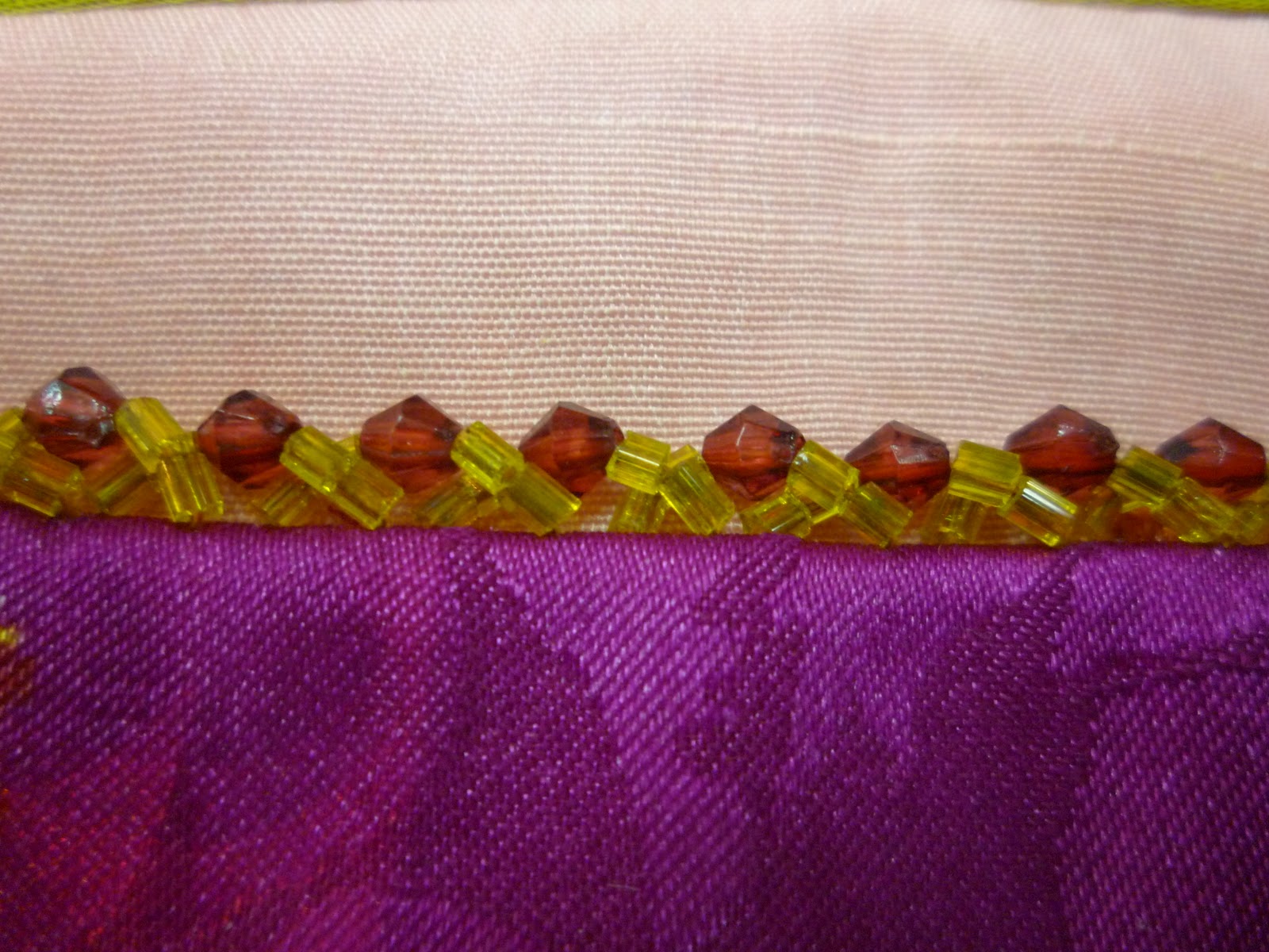 Sweet Abaya: :..jahitan manik tangan..