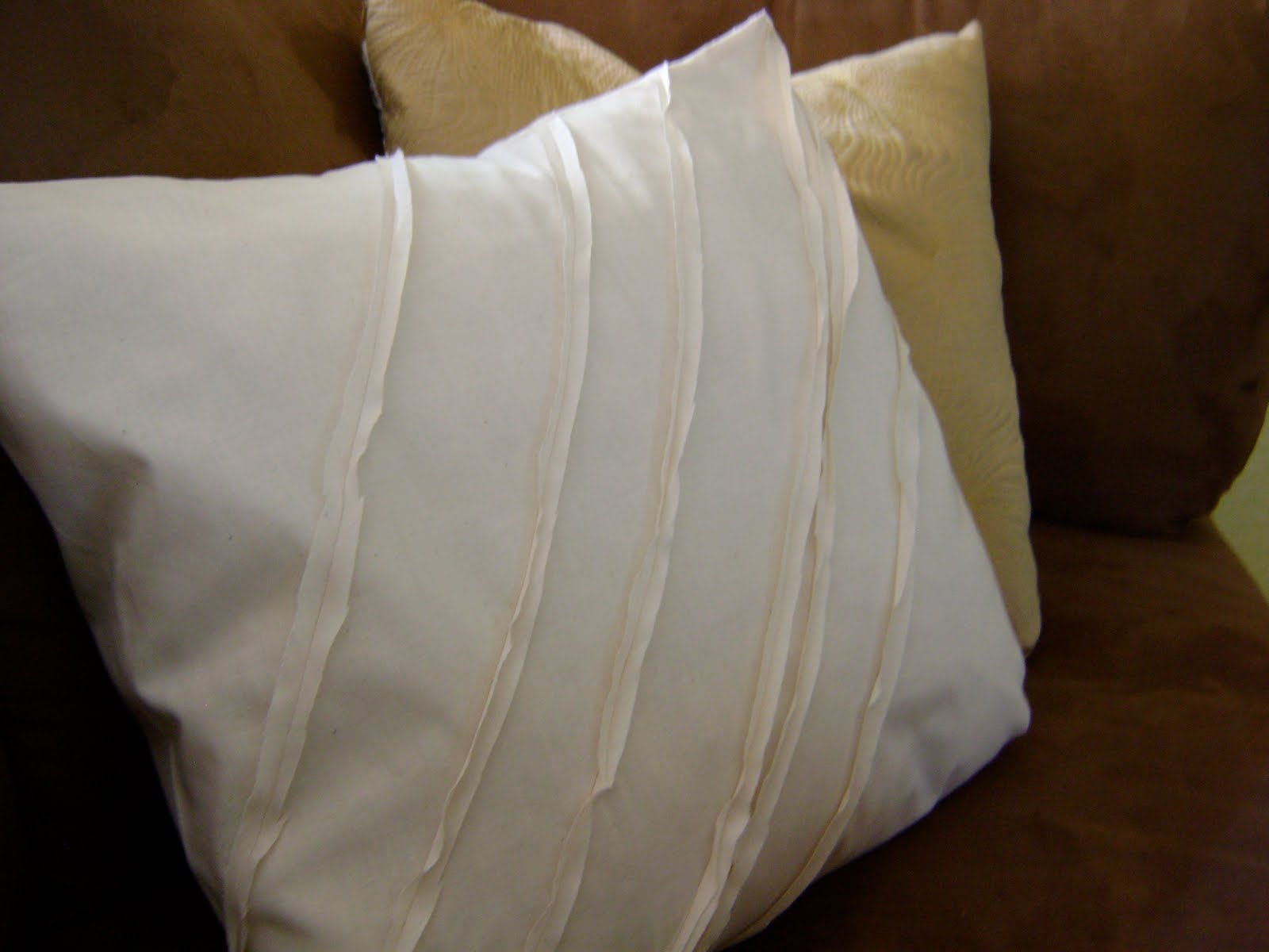 Something Pretty: Flap closure pillow
