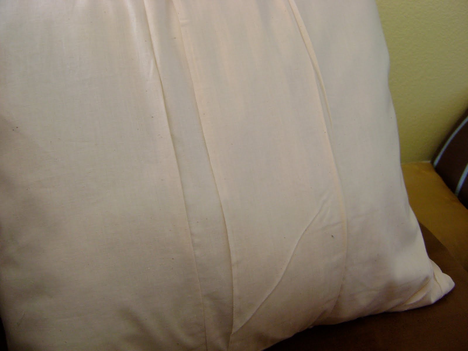 Something Pretty: Flap closure pillow