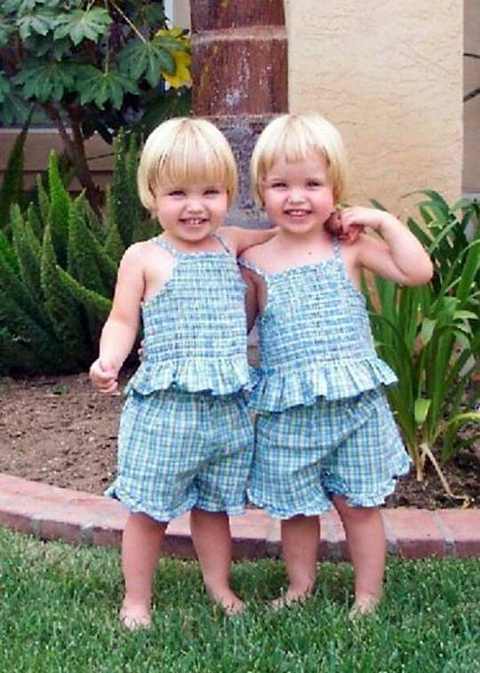 lust love selebritys: Such a Cute Twins (17 pics)
