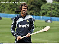 Real Madrid Zone: Raul and Cristiano Ronaldo play Hurling (Photo Gallery)