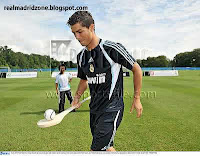 Real Madrid Zone: Raul and Cristiano Ronaldo play Hurling (Photo Gallery)