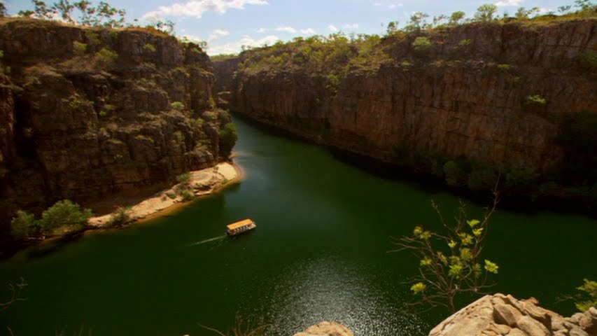 Cool Ass Cinema: Rogue (2007) review