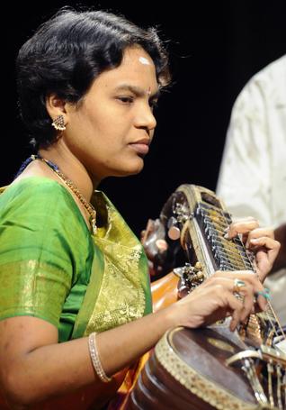 ரவி ஆதித்யா: இளையராஜா- King of Vibrating Veenai