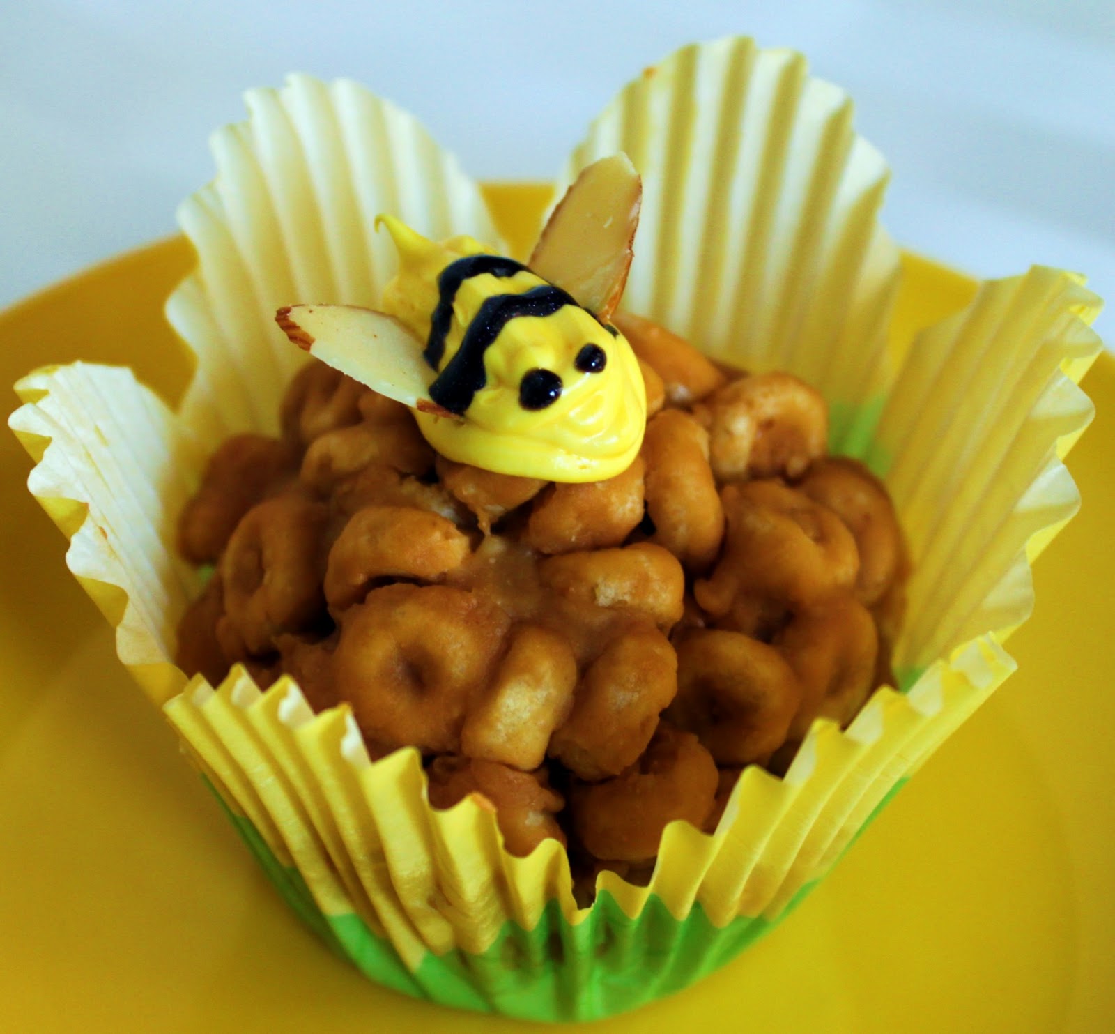 Clutzy Cooking: Peanut Butterscotch Cheerio Clusters