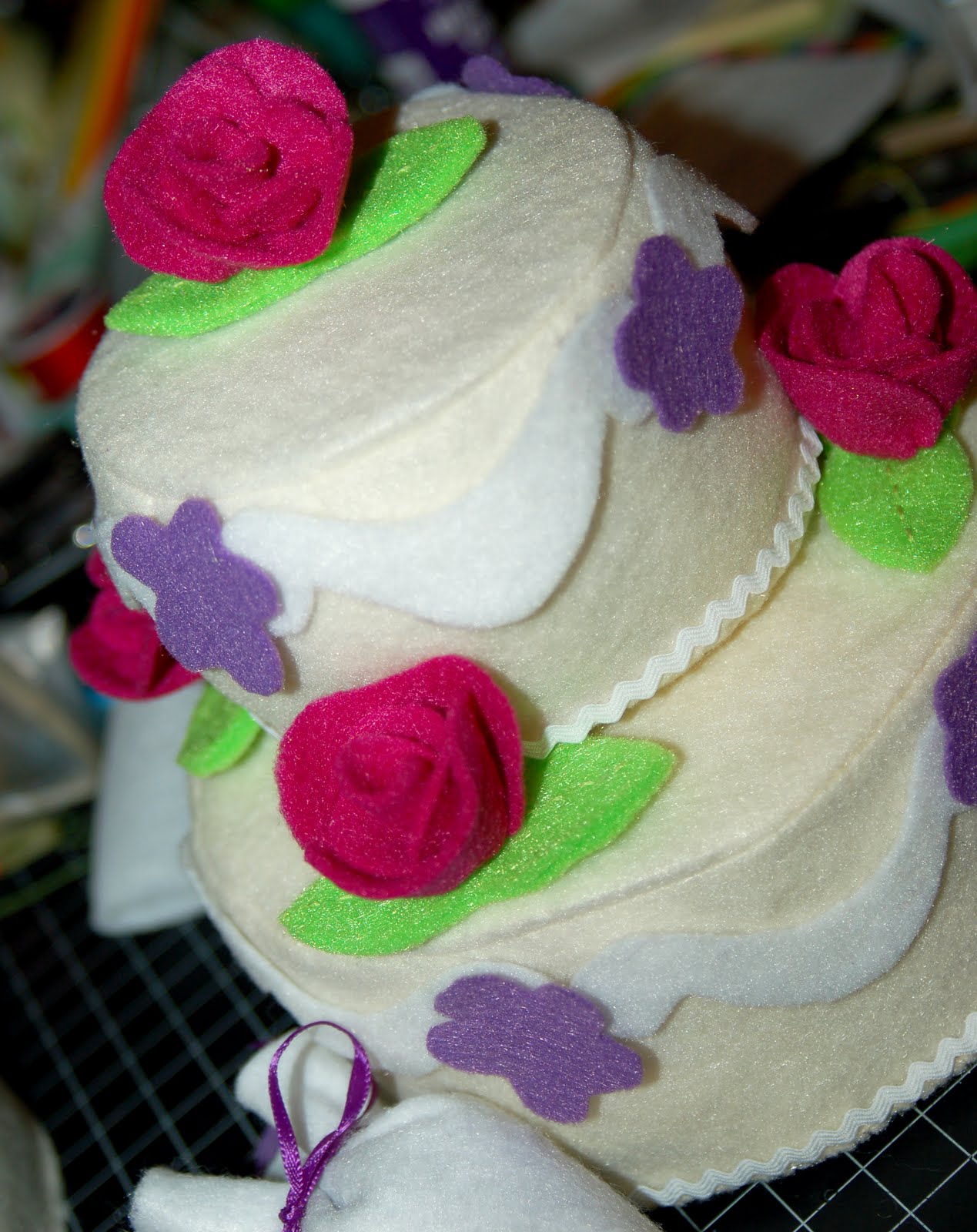 The Paper Beehive: Felt Cake