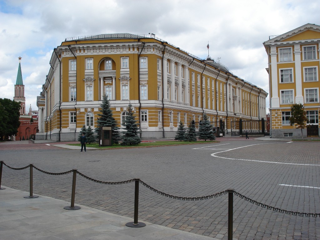 Moscú de la Revolución: La bandera roja en la cúpula del Palacio del ...