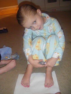 Pretty much the coolest family EVER: Painted toes!!