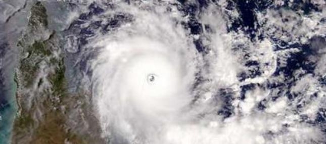 Online World Breaking News: Cyclone Jal | Cyclone in Chennai | Chennai ...