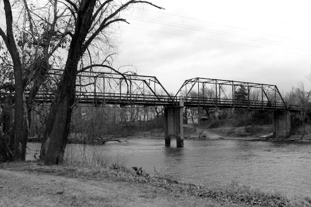 Tulsa Gentleman: Sunday Bridges - Old US 62 Bridge