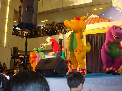 Our Everyday Life With Kyrell: Shopping Mall Show - Barney & Friends
