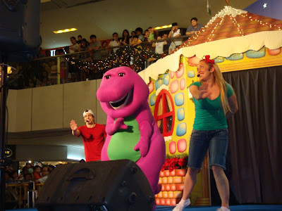 Our Everyday Life With Kyrell: Shopping Mall Show - Barney & Friends