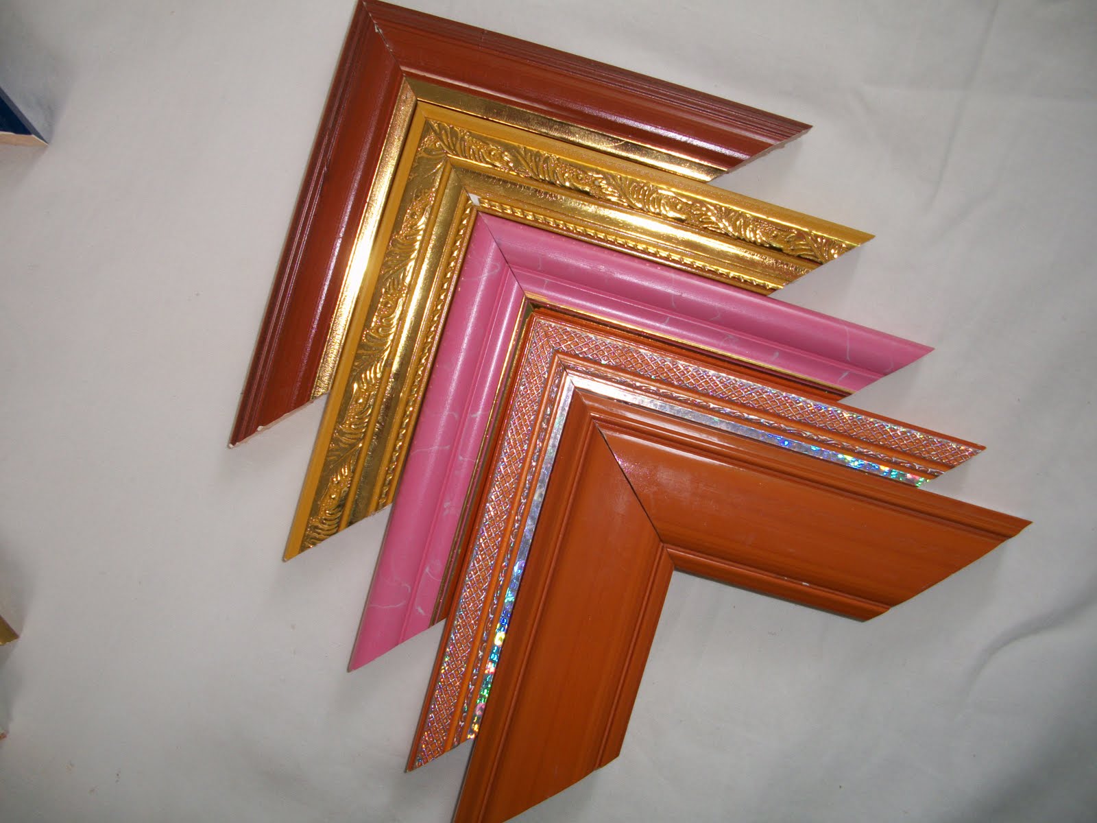 INDÚSTRIA DE MOLDURAS «FRAMA»: INDÚSTRIA DE MOLDURAS «FRAMA»