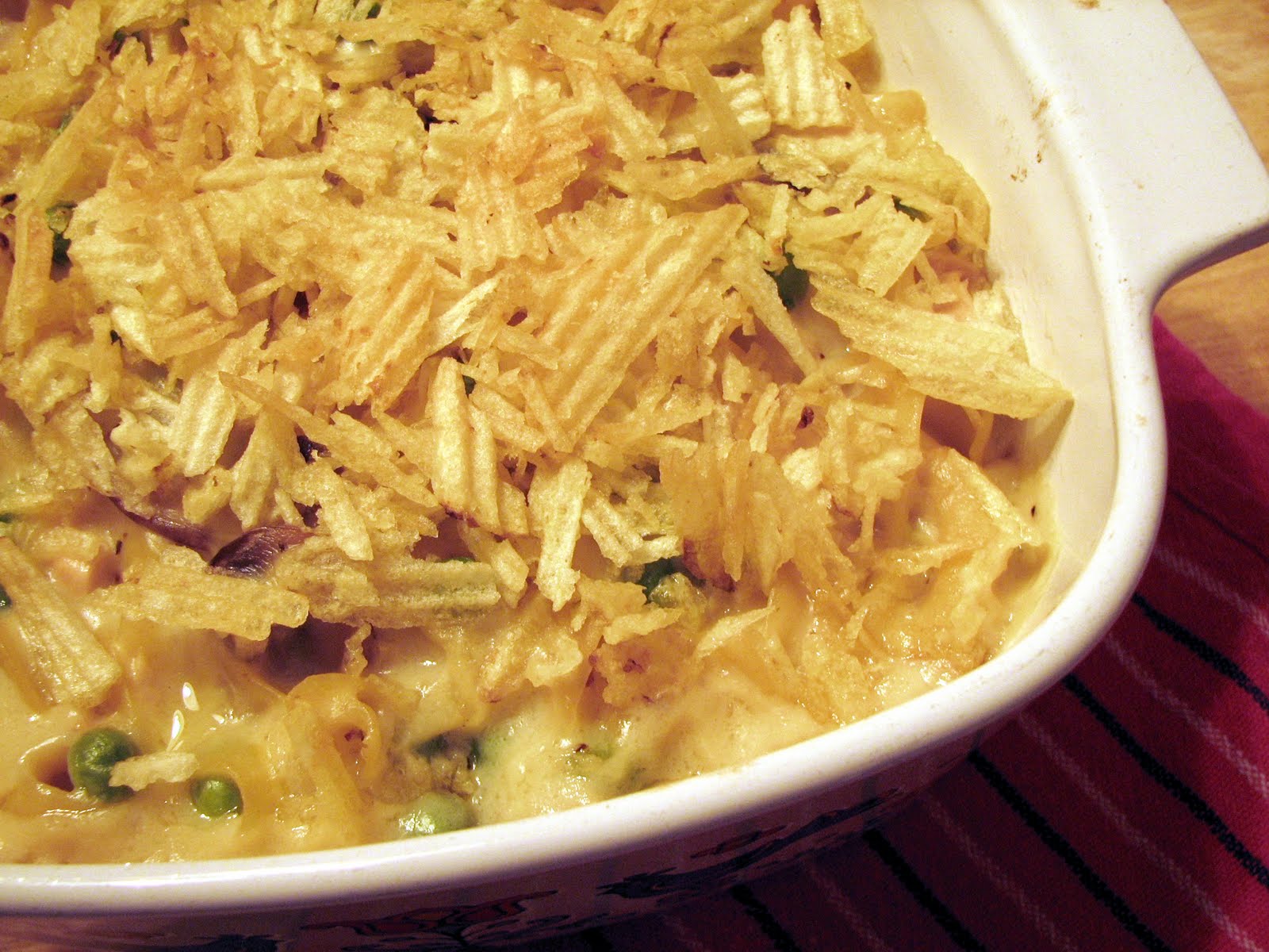 tuna casserole with potato chips