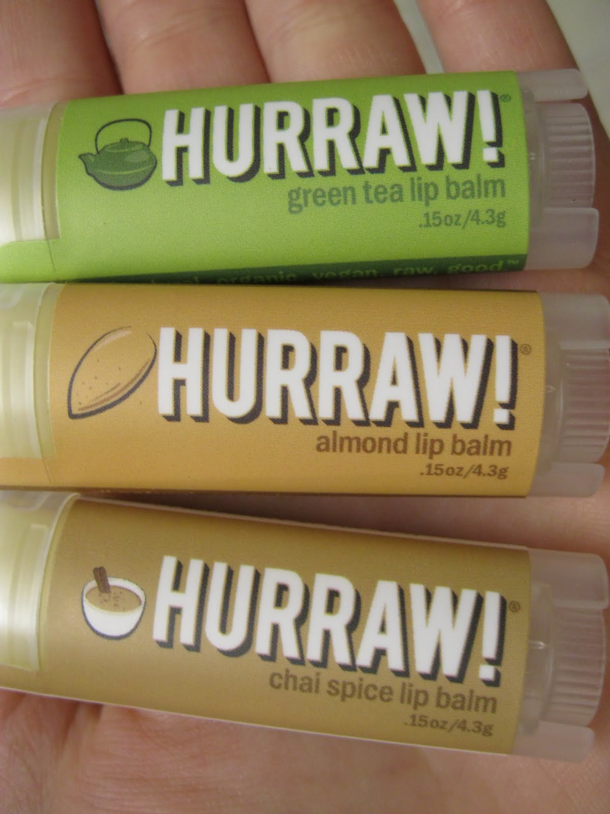 Hungry Vegan Traveler: Hurraw! (and Larabar) Giveaway Winner(s) Time