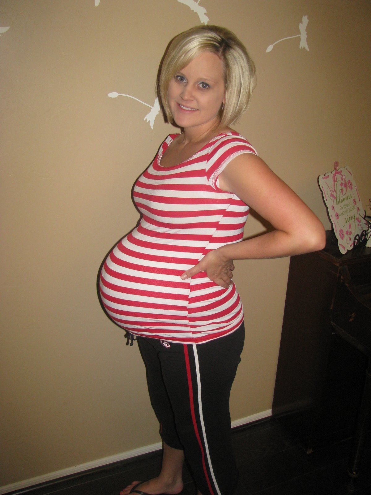 Johansen Family: 39 Weeks - I'm HUGE!