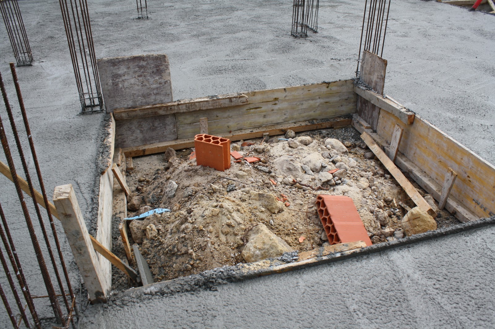 Fernão Ferro, Avenida dos Redondos, Lote 1119: Betonagem laje térrea 7 ...