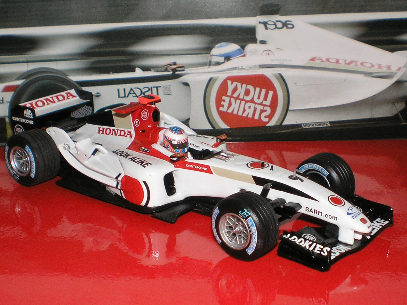 QUATRO RODINHAS: BAR-Honda 006 - Jenson Button (2004)