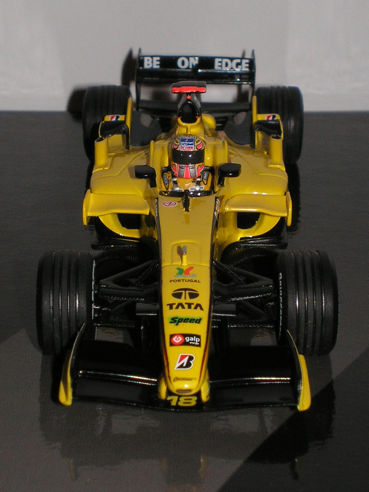 QUATRO RODINHAS: Jordan EJ15 - Tiago Monteiro (2005)