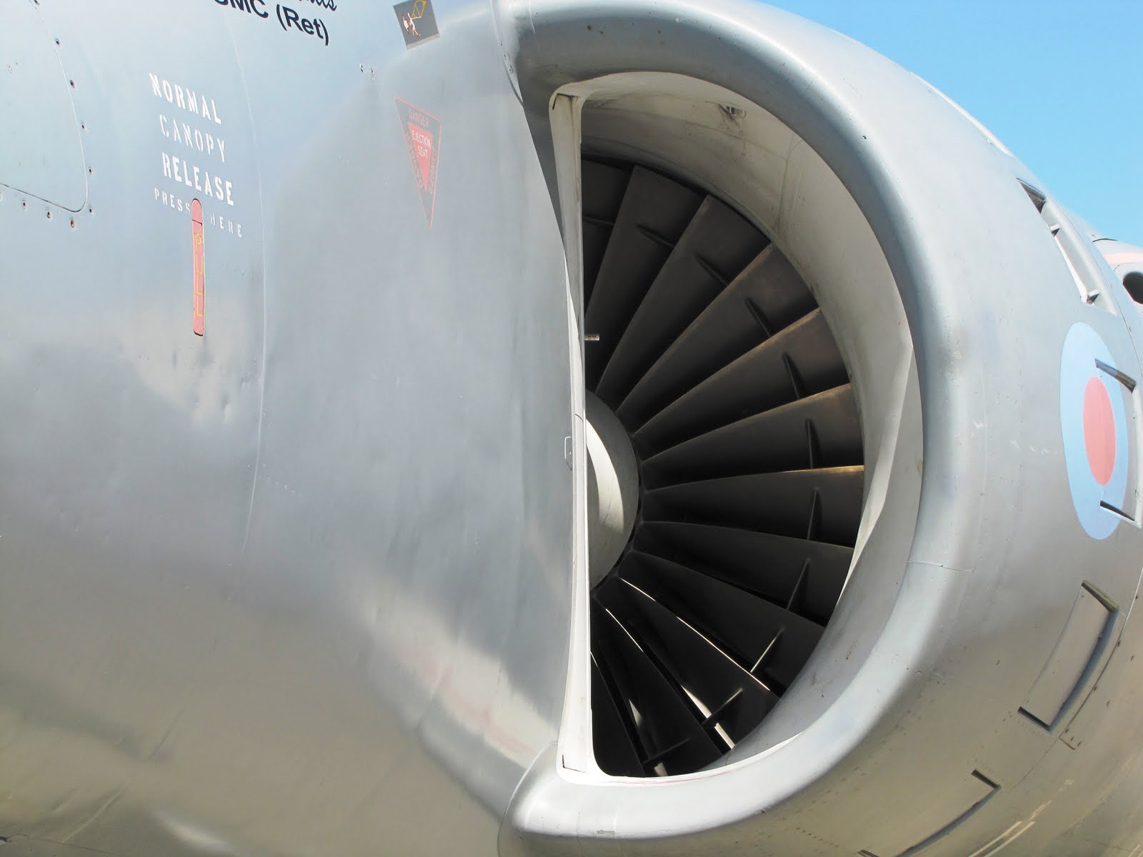 Intake Fins For Jet Engine