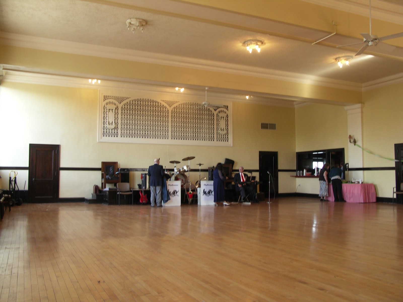 Blue Suede Souls: More on the Irvington Lodge