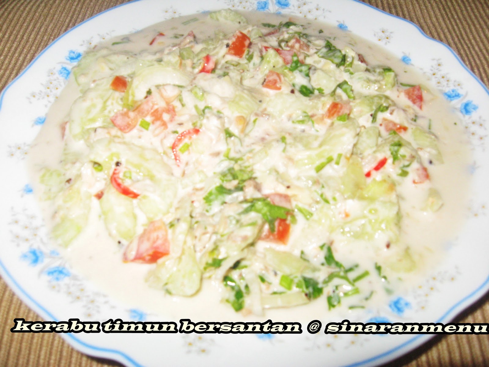 Kerabu timun bersantan