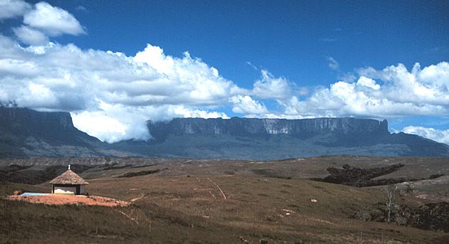 Pics For You: Roraima Mountain - "Venezuela" World's Biggest Flat Mountain