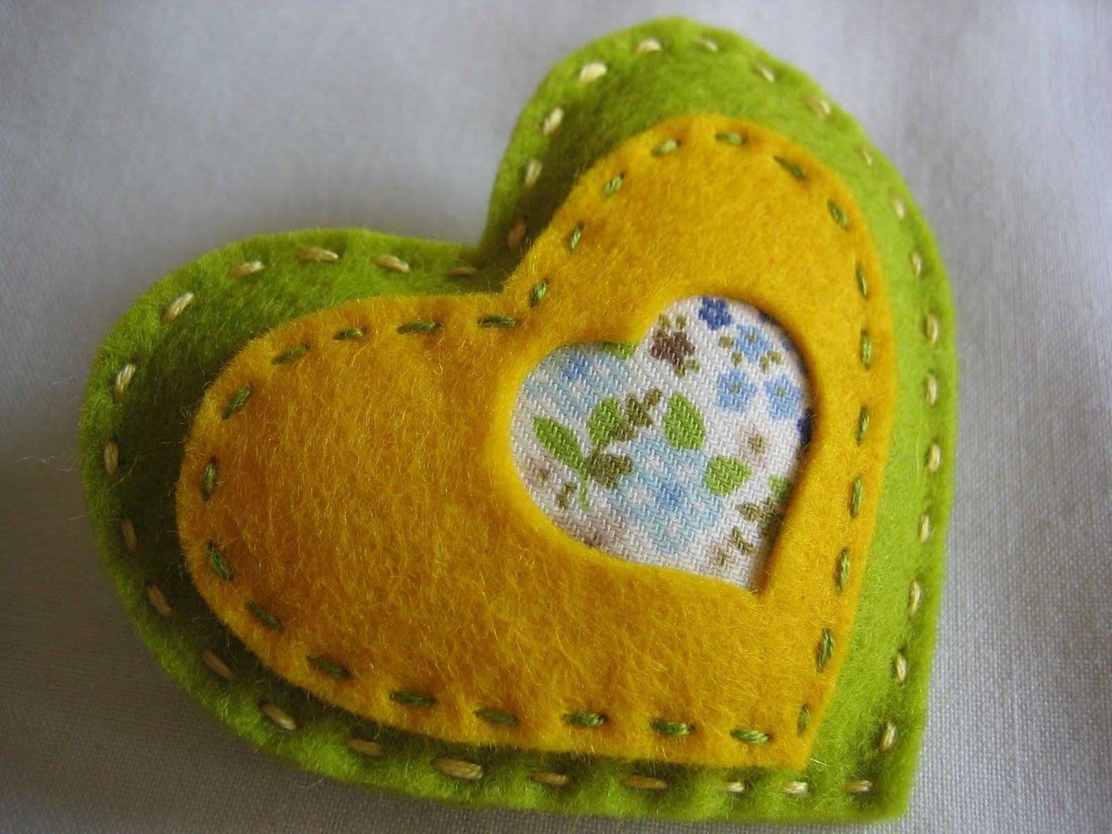 alidei: corazones de fieltro / felt hearts