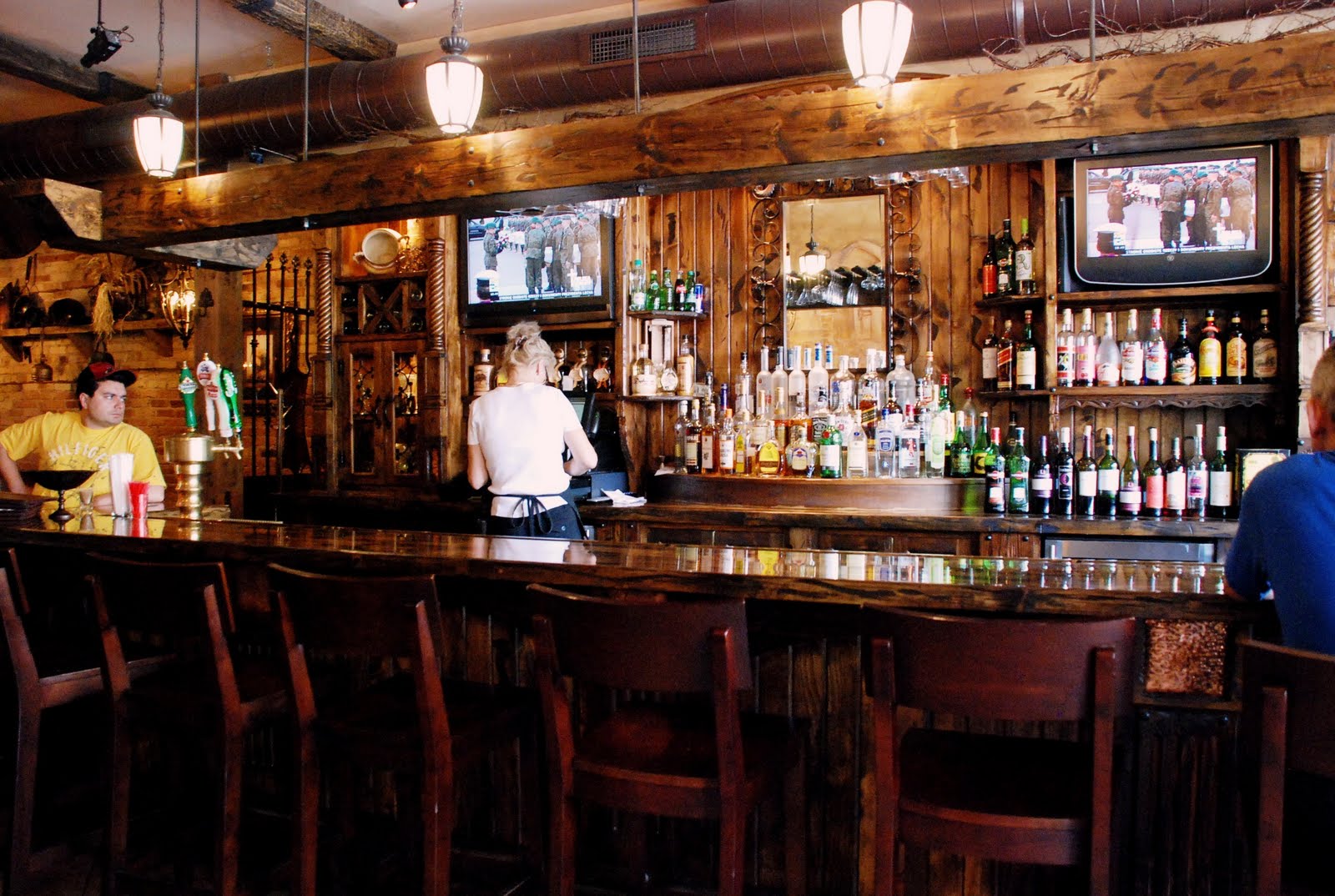 CupCakes and CrabLegs: Milwaukee Avenue: Chicago Polish... and then some.