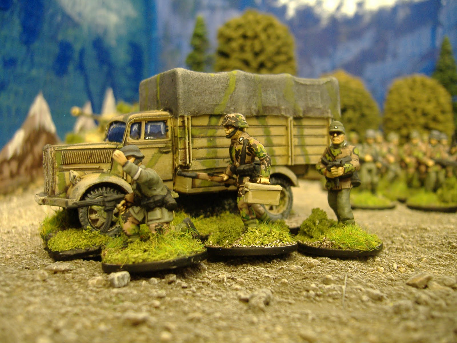 Jon's wargames minis: Raventhorpe Ready to Roll trucks
