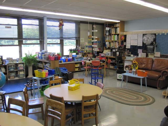 Literacy Builders: Embracing Change: The Decision to Go Deskless